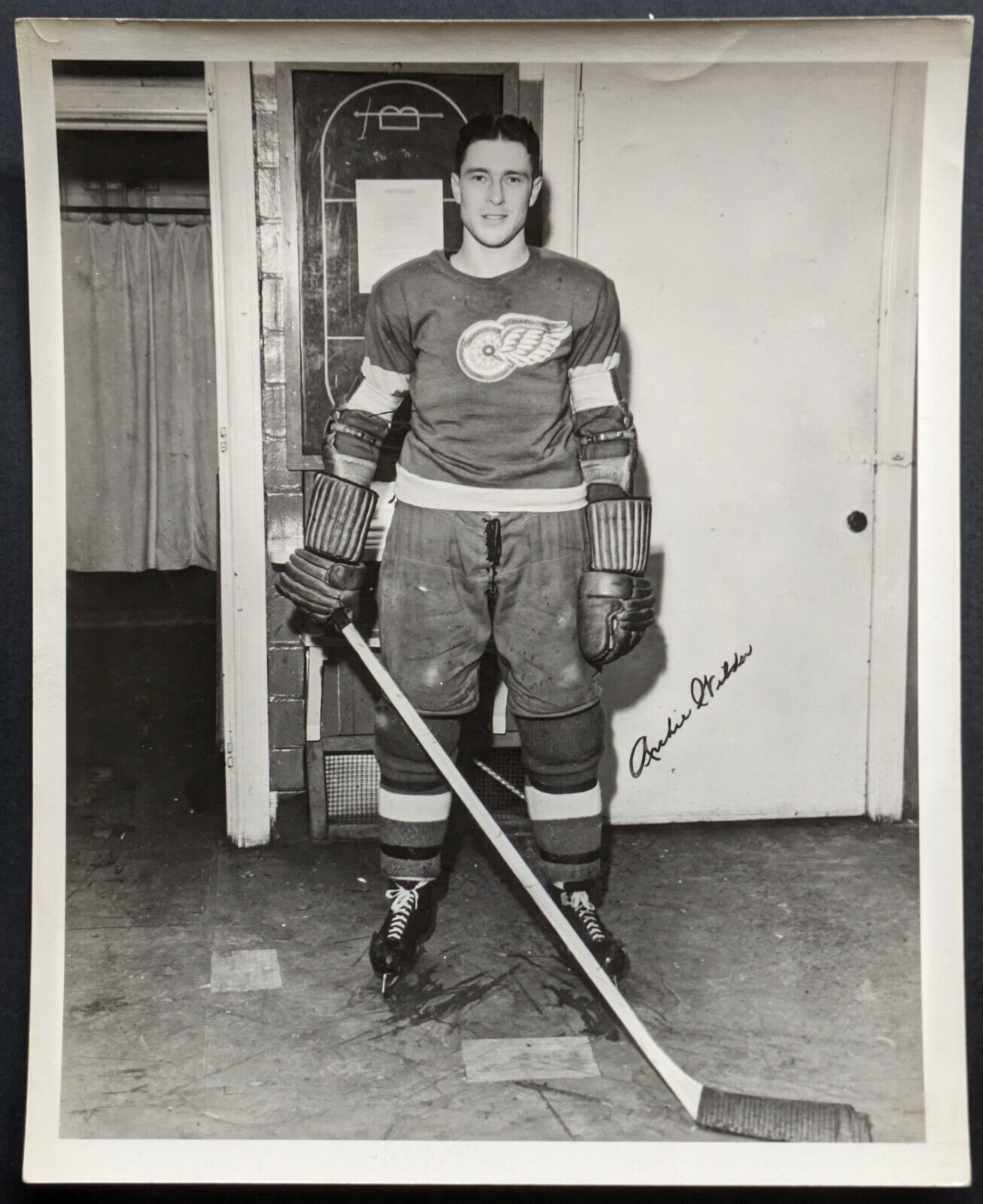 1940-41 NHL Hockey Detroit Red Wings Archie Arch Wilder Type 1 Vintage ...